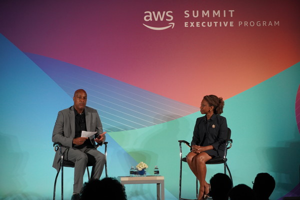 미 백악관 사이버 책임자 "보안의 핵심은 사람" [AWS 서밋 2023]