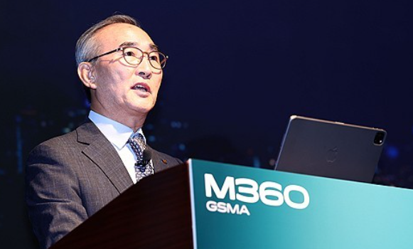 김영섭 KT CEO "AI, 통신사 주도해야"