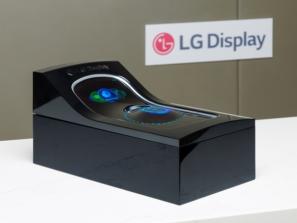 LGD “AI 시대 최적화된 디스플레이는 OLED”