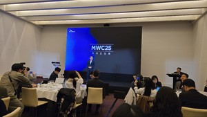 [MWC 25] SKT, AI 피라미드 2.0으로 '전략자산' 소버린 AI 수출한다